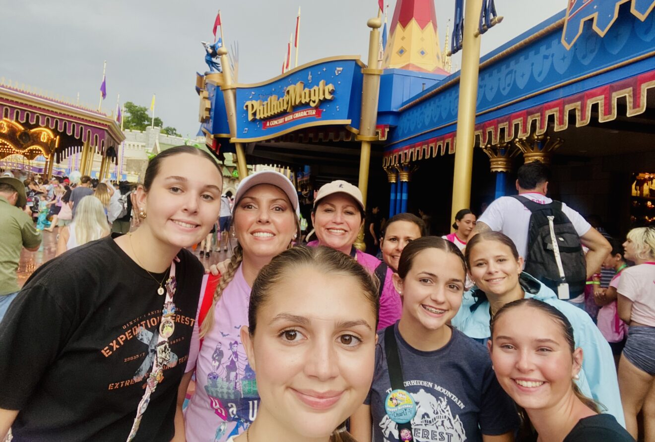 Your Ultimate Guide to Disney World Rope Drop: Everything You Need to ...